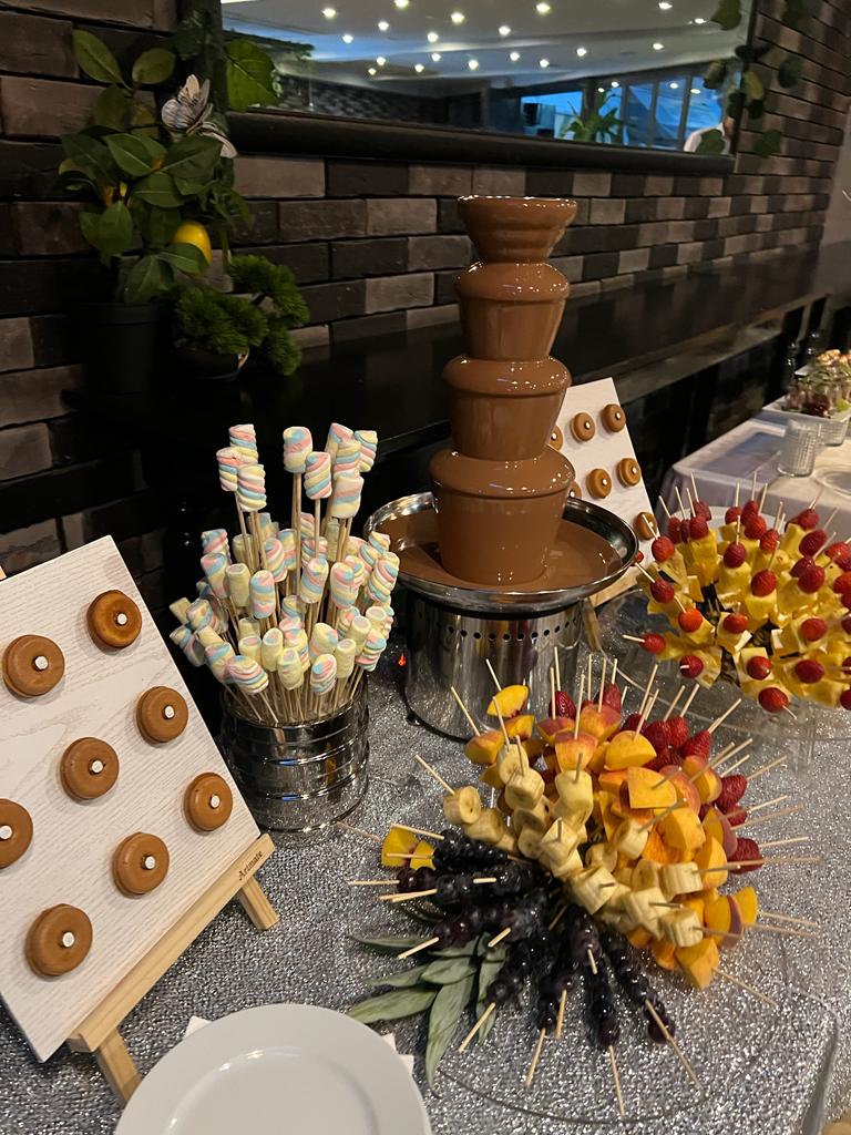 Iznajmljivanje čokoladne fontane - Choco Bubble Party